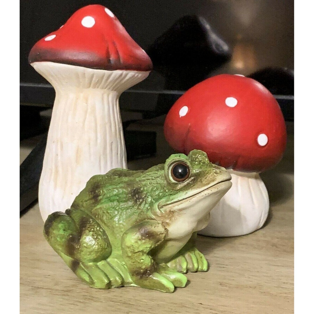 Garden Resin Small Porch Frog Two Tone Green With Real Look Body Small ...