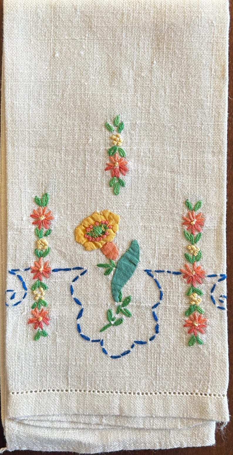 Vintage Hand Embroidered Guest Towels – Floral Linen, 1950s-80s - Etsy