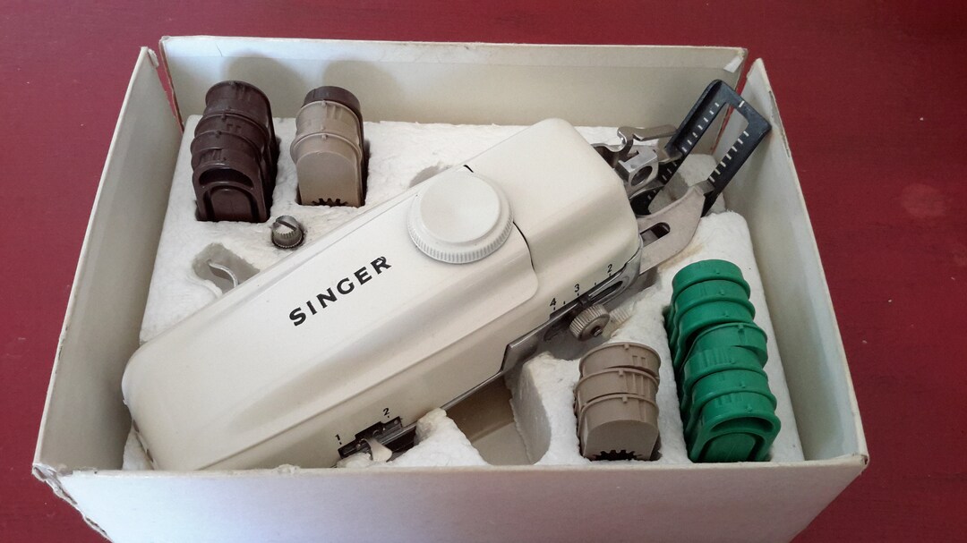 Singer Sewing Machine Professional Buttonholer for Slant Needle Zig Zag ...