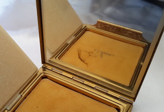 Avon Gold Compact Vintage Art Deco Lined Face Powder … - Gem