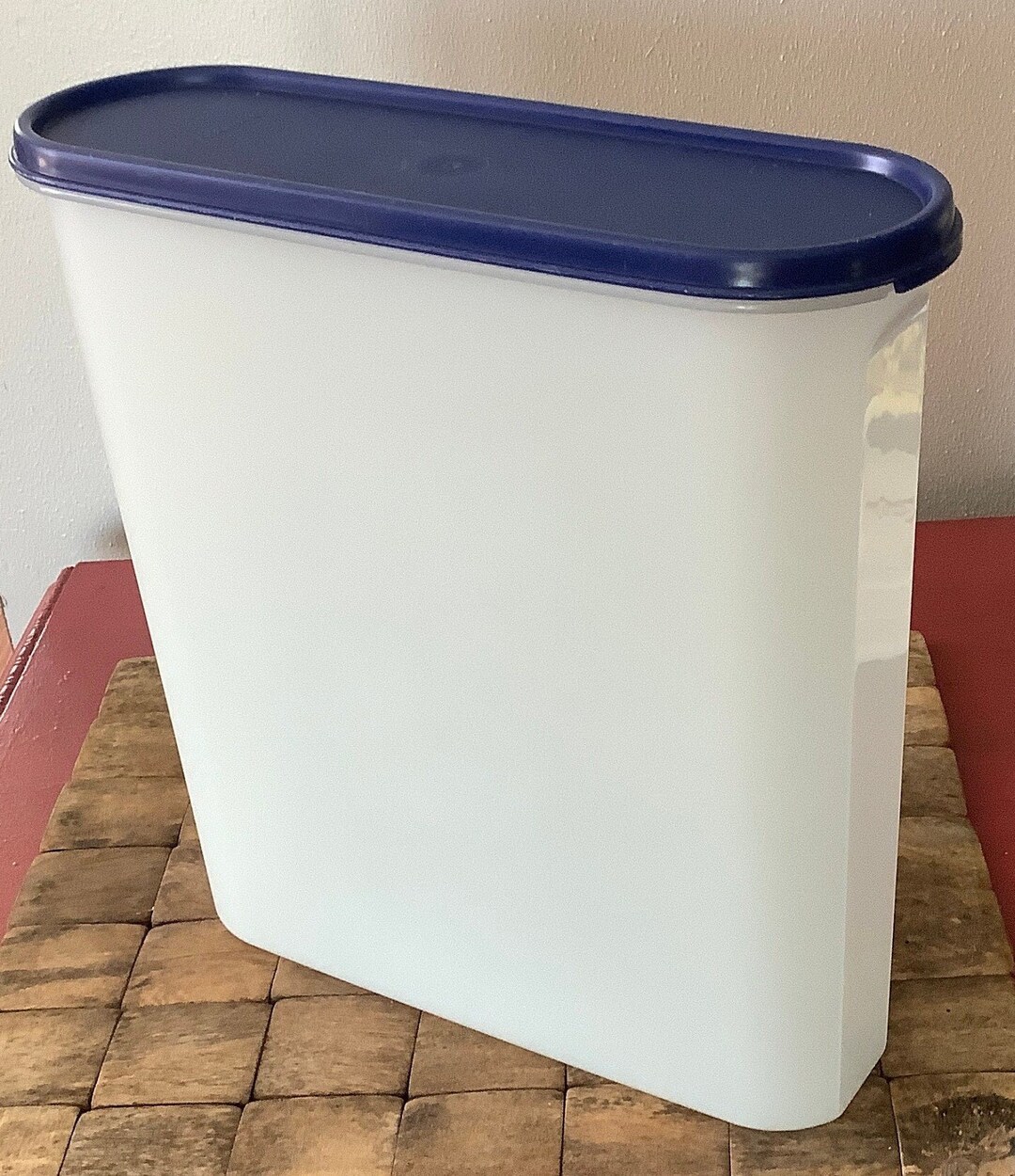 Tupperware Tall Modular Mate Container Frosted White With Blue Seal ...