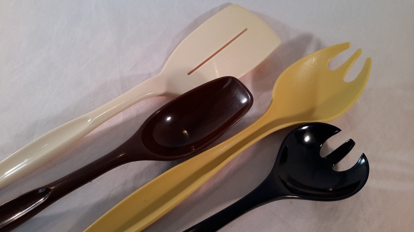 Assorted Vintage Nylon Cooking Utensils Tupperware & Foley Kitchen ...