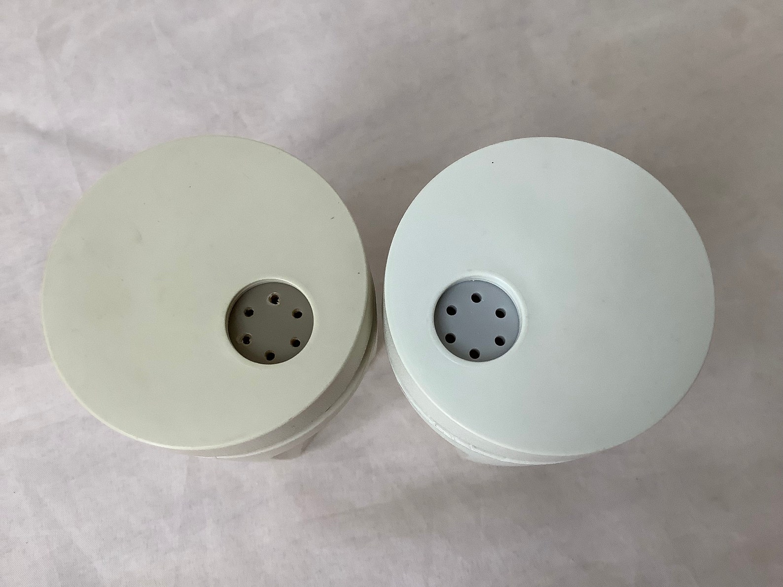 Tupperware Shaker Salt & Pepper Shakers or Spice Containers ~adjustable ...