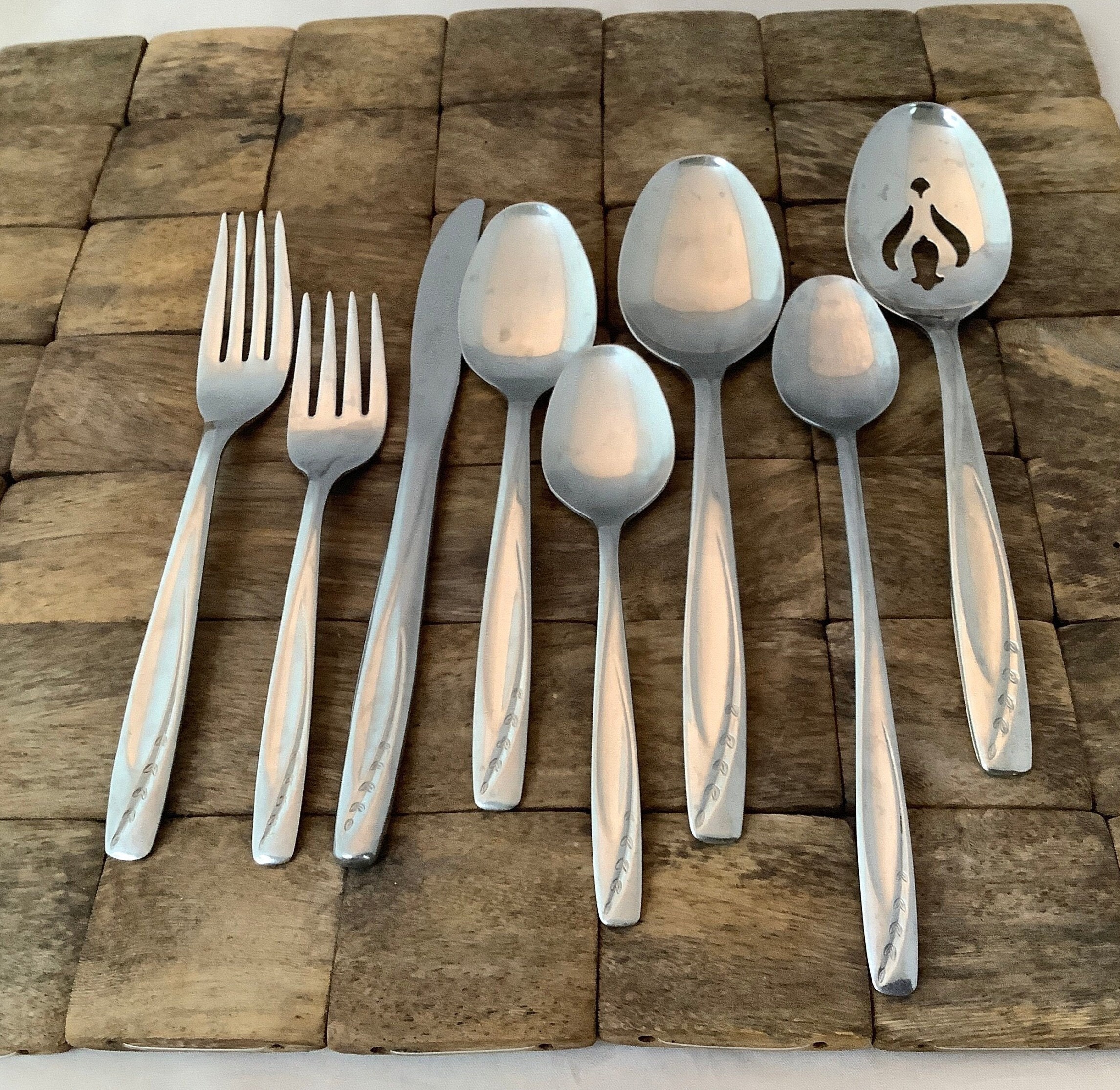 LAWNCREST by Rogers Cutlery International Silver Co. ~vintage Stainless ...