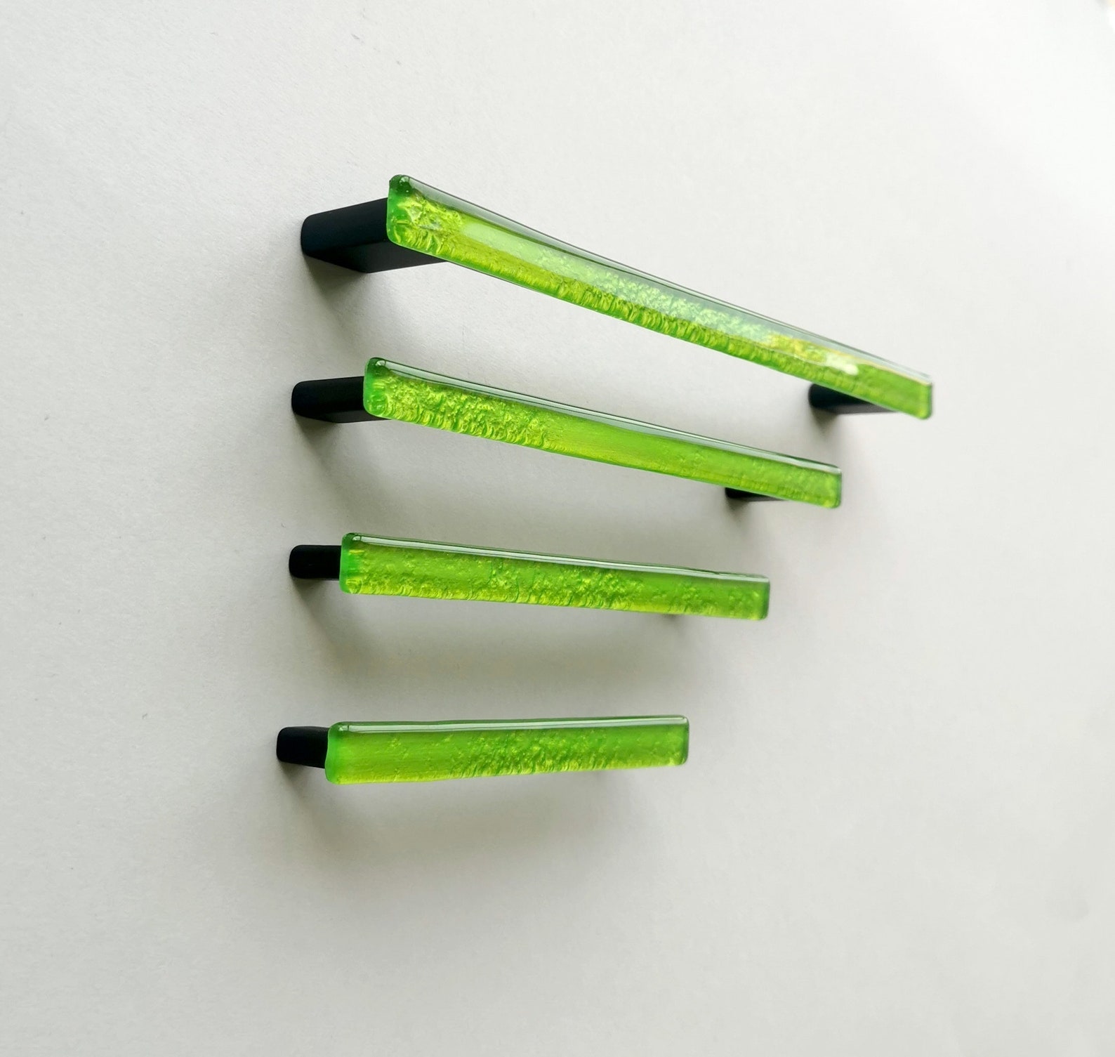 Apple Green Glass Pull