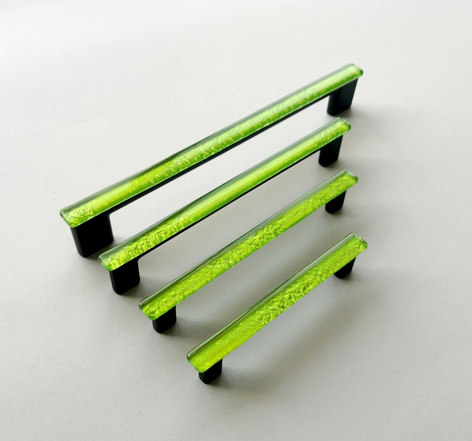 Apple Green Glass Pull