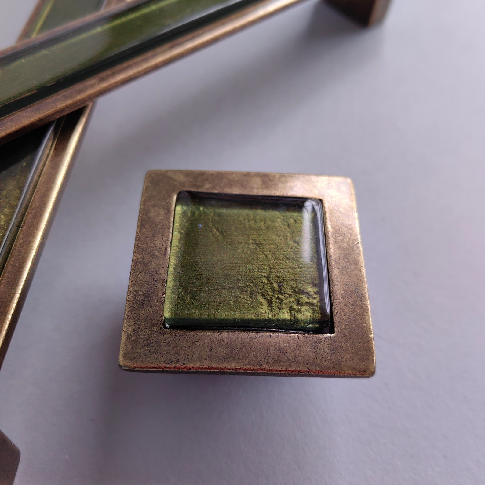 Pop-up Olive Green Glass Pull/knob. Antique Brass Metal Finish ...