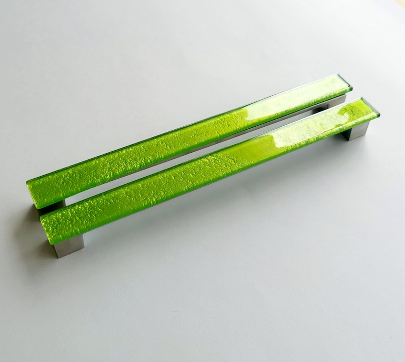 Apple Green Glass Pull