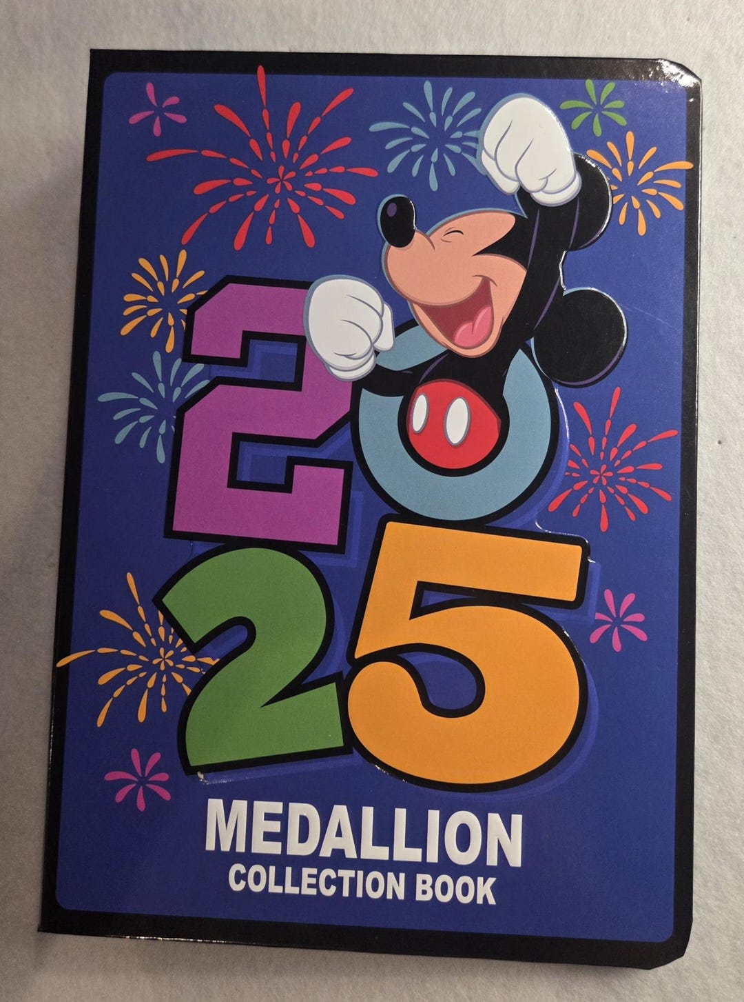 2025 Disney Medallion Collection Book / Album - Holds 64 Medallions - 8 ...