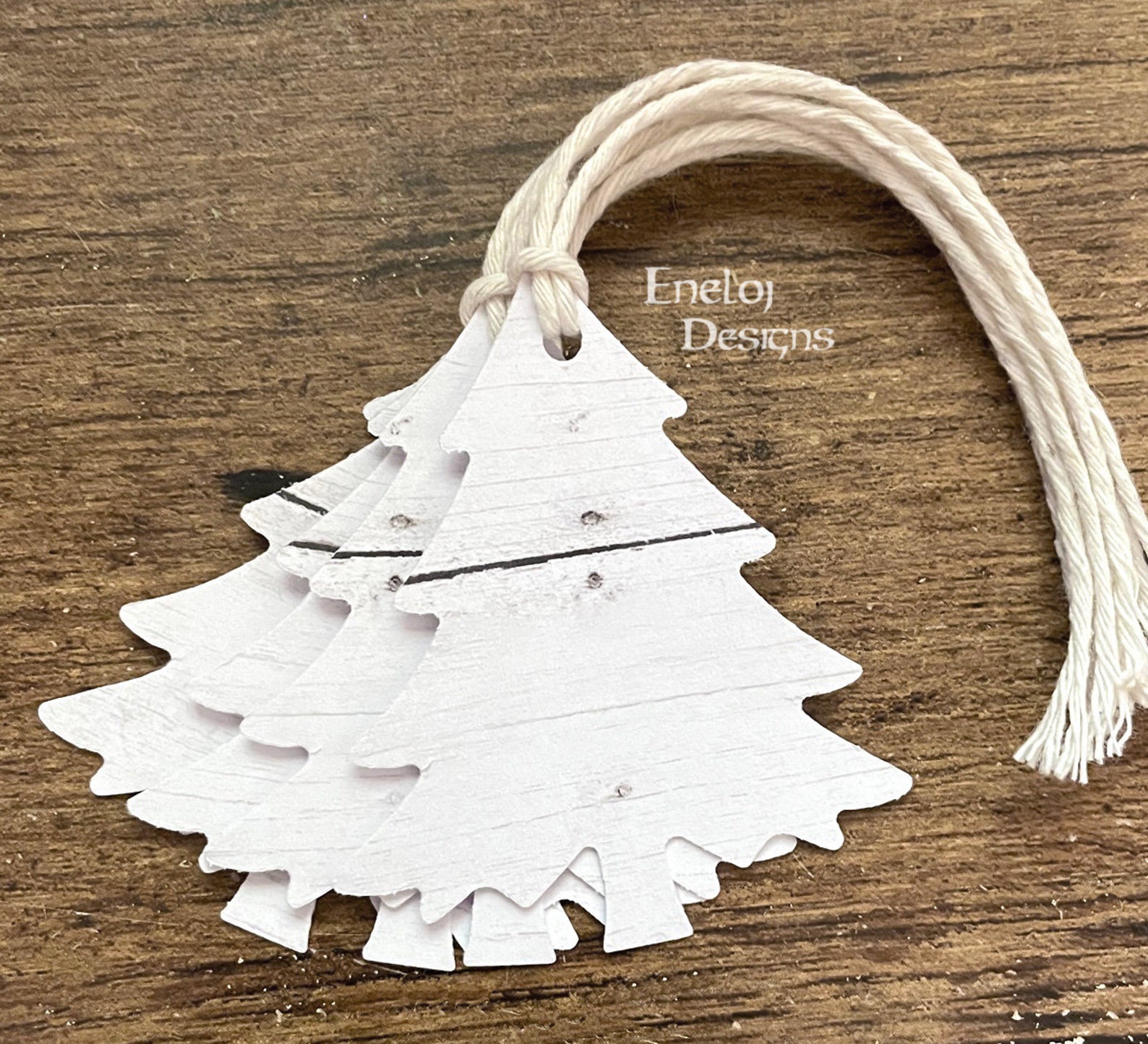 Rustic Christmas Tree Gift Tags / Woodgrain Christmas Tags With String ...