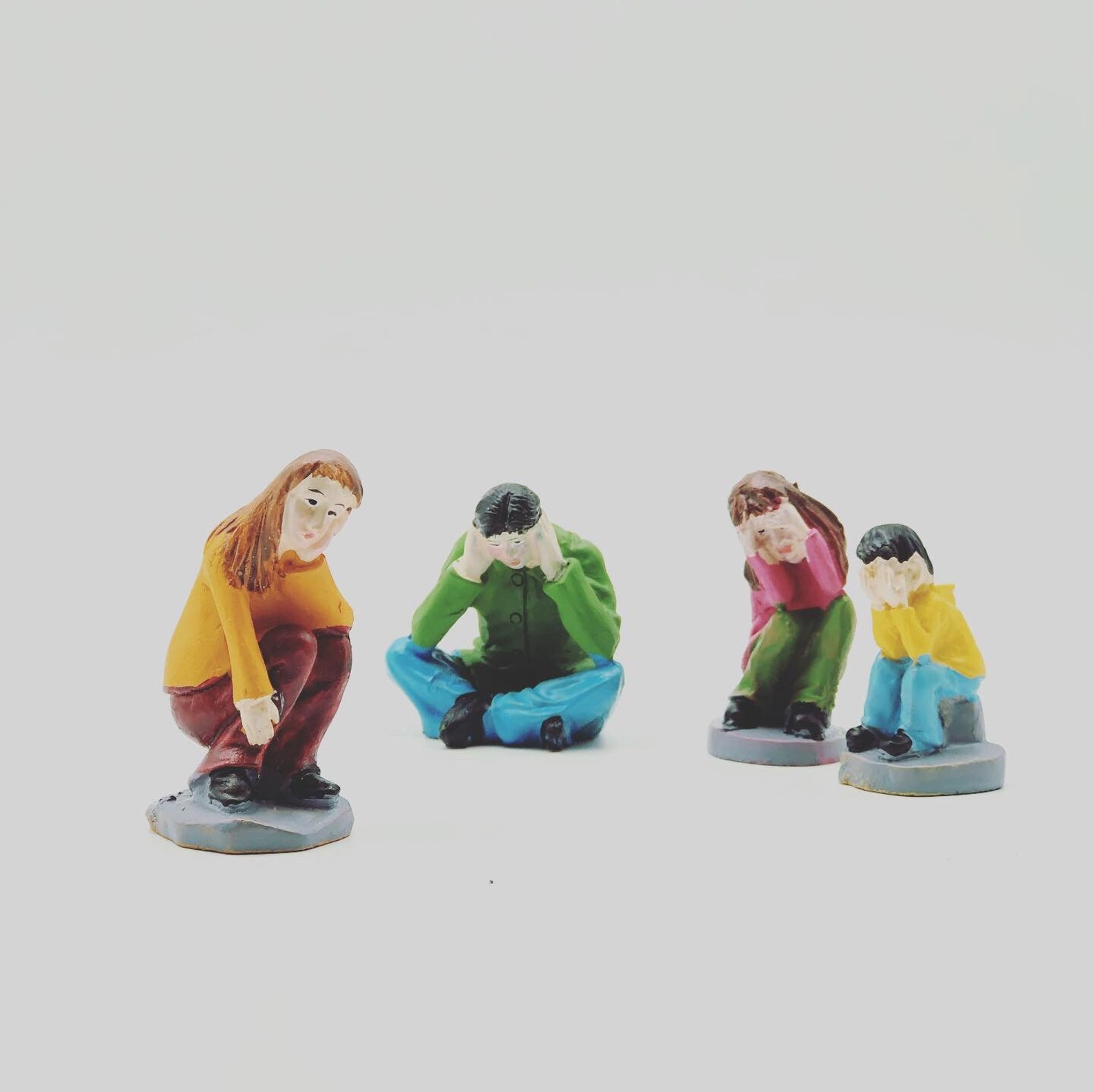 Sandplay Therapy People Emotion Figures Miniature People With Negative ...