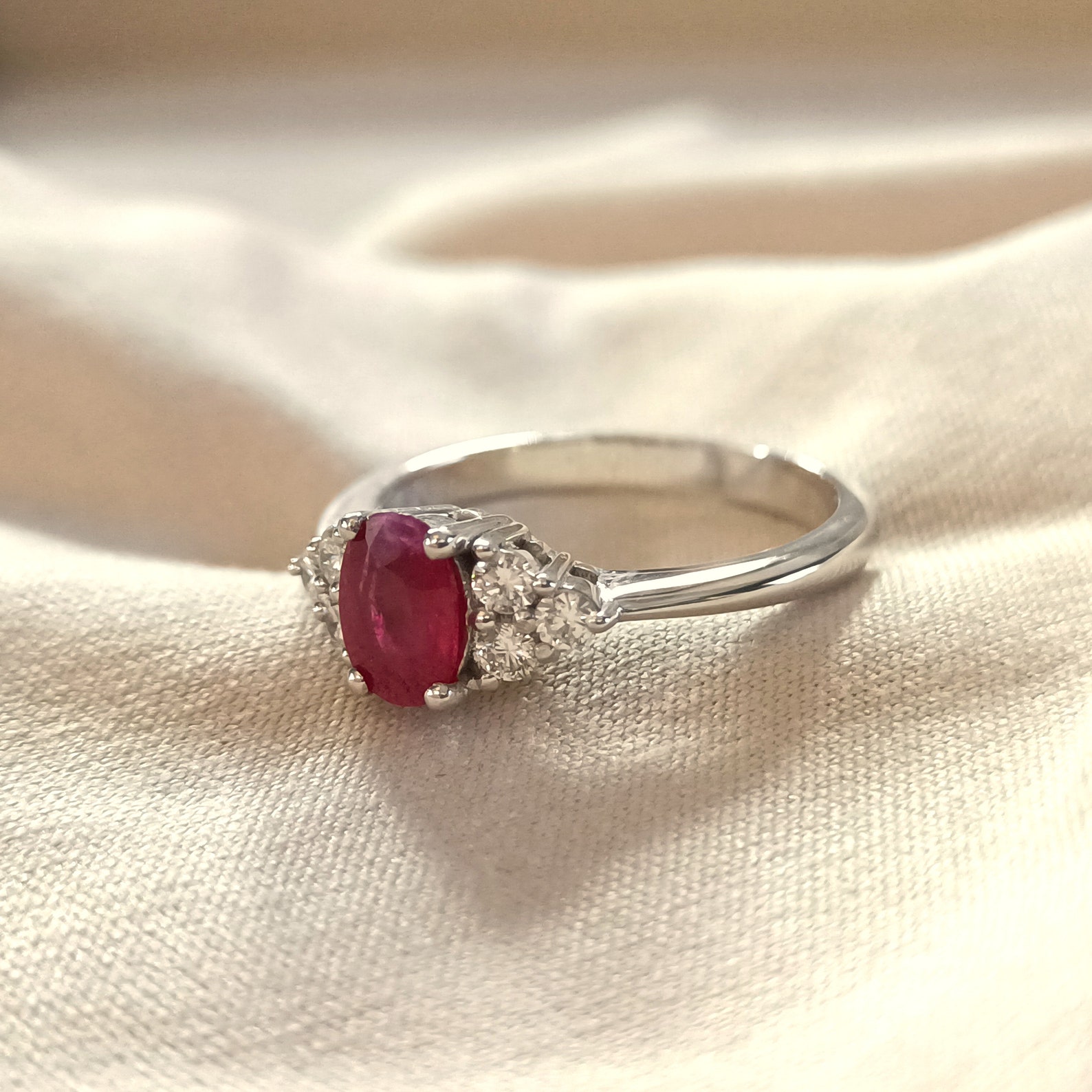 Oval Ruby Engagement Ring in 18k Gold Ruby Cluster Ring - Etsy