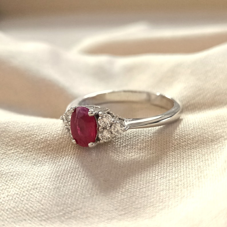 Oval Ruby Engagement Ring in 18k Gold Ruby Cluster Ring - Etsy
