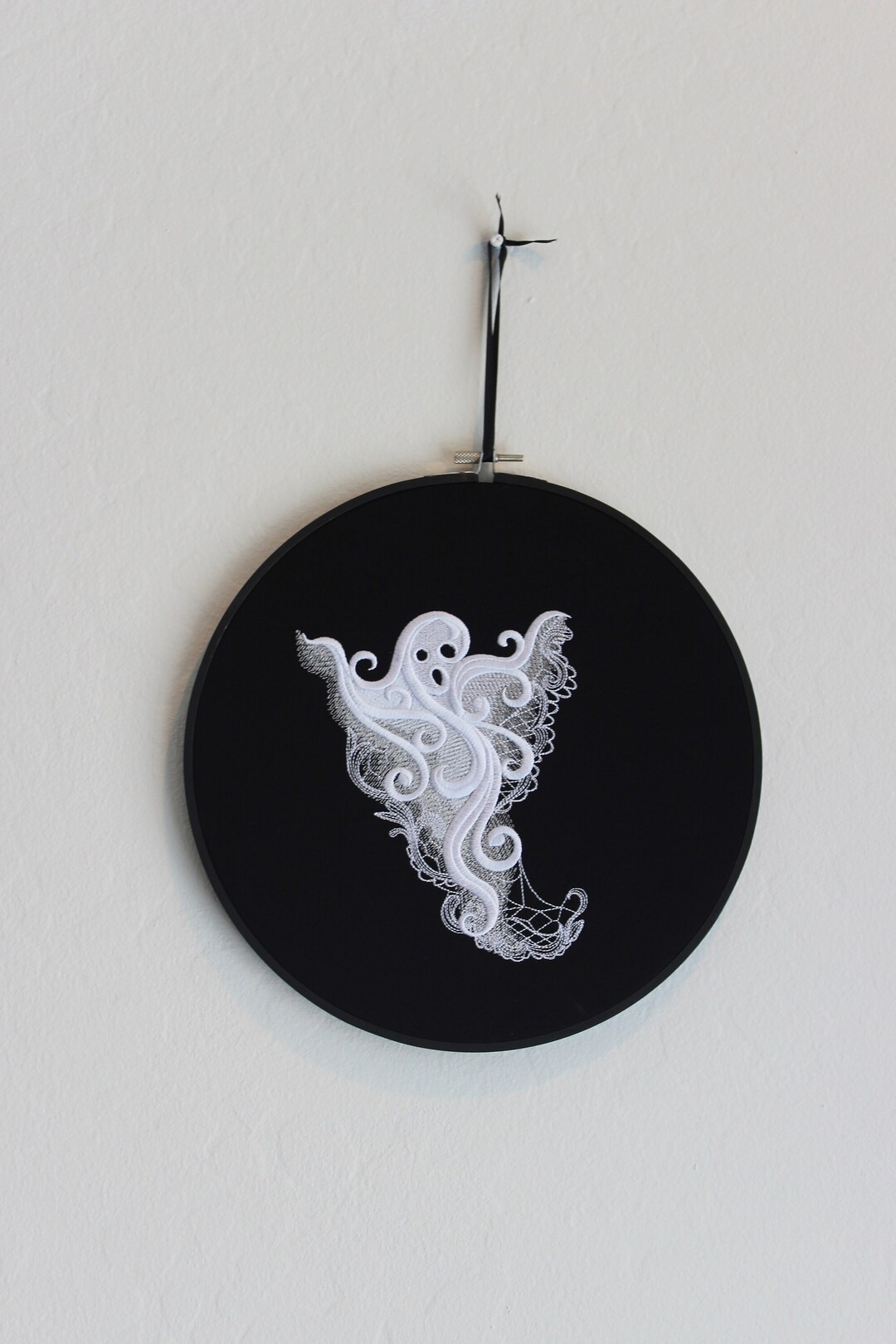 Spooky Halloween Ghost Apparition 10" Wall Décor, Goth Phantom, Wall ...
