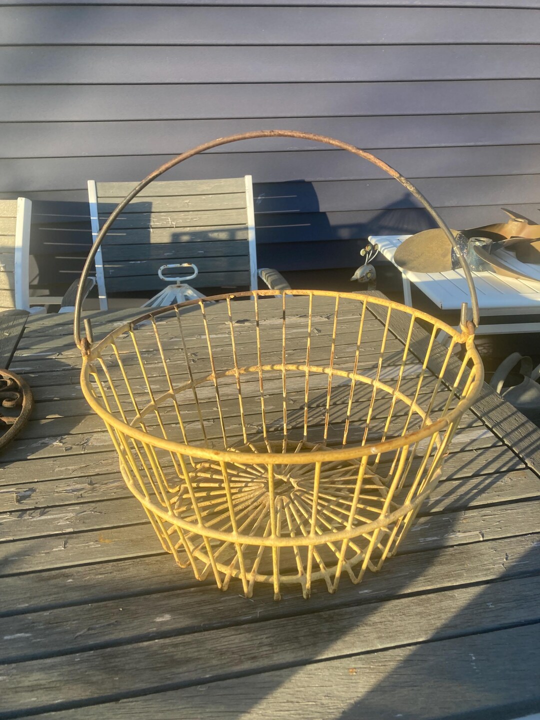 Vintage Clam Basket Yellow Wire Metal Apple Orchard Farm Egg Basket ...