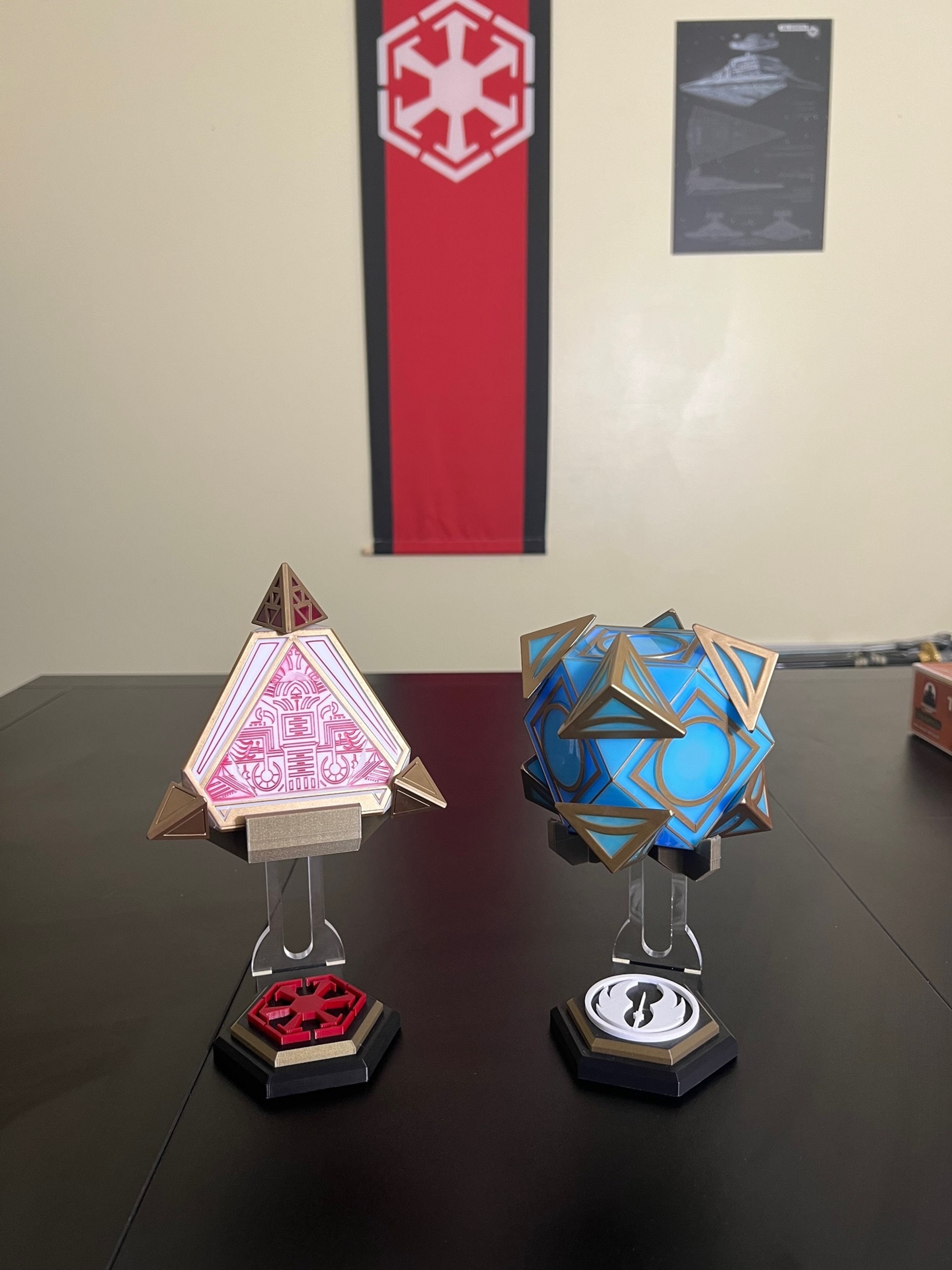 Galaxy Edge Holocron Stands - Etsy
