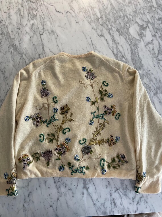 1950s Helen Bond Carruthers cream appliqué cardigan s… - Gem