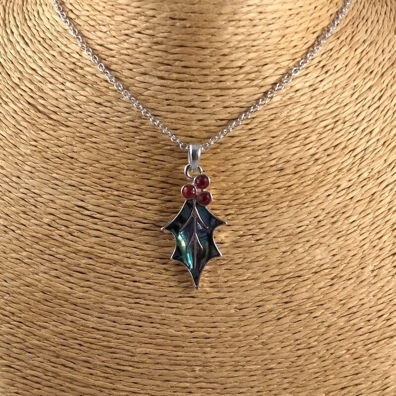 Holly Leaf Necklace - Etsy