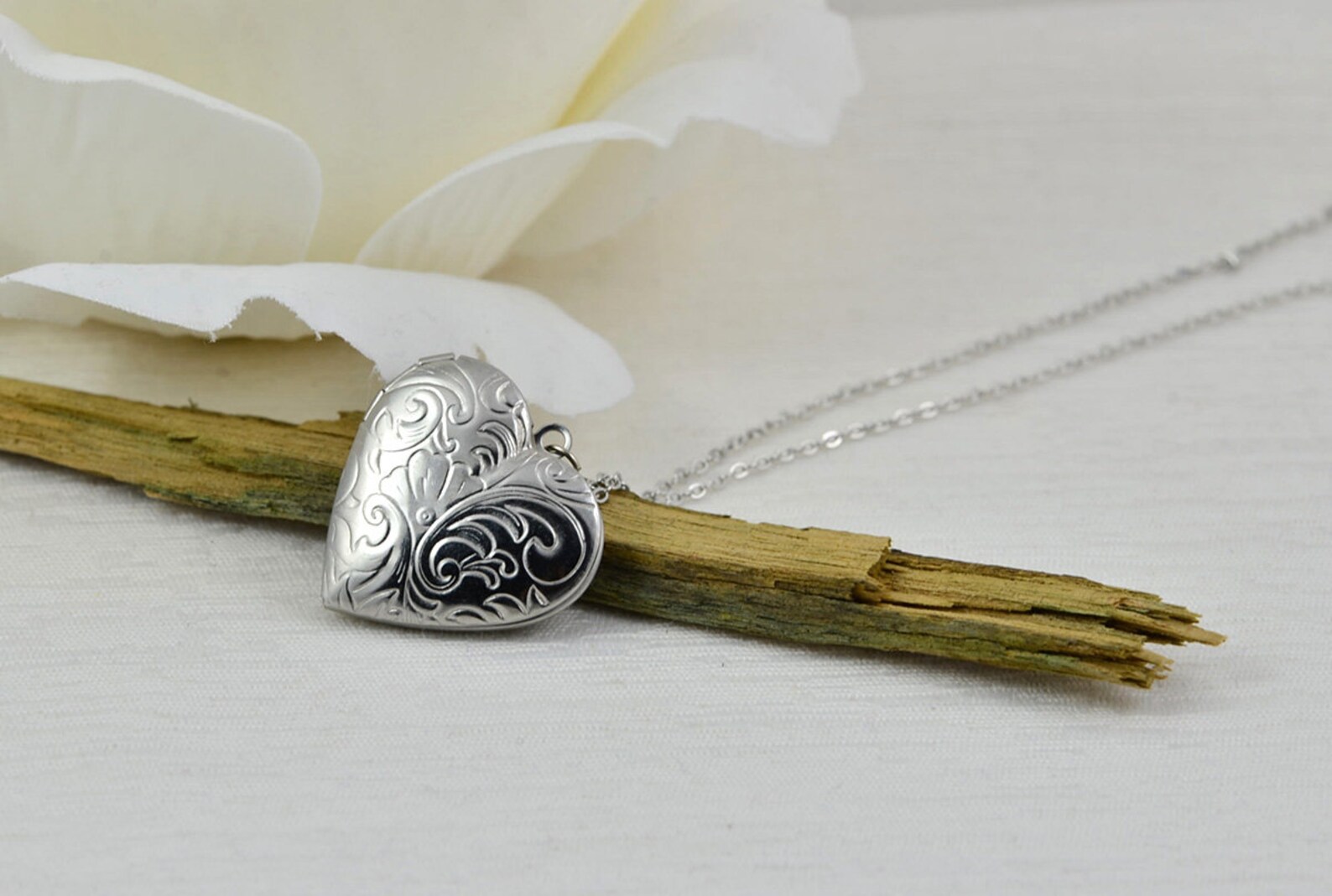 Personalised Engraved Heart Locket Necklace Silver Floral - Etsy