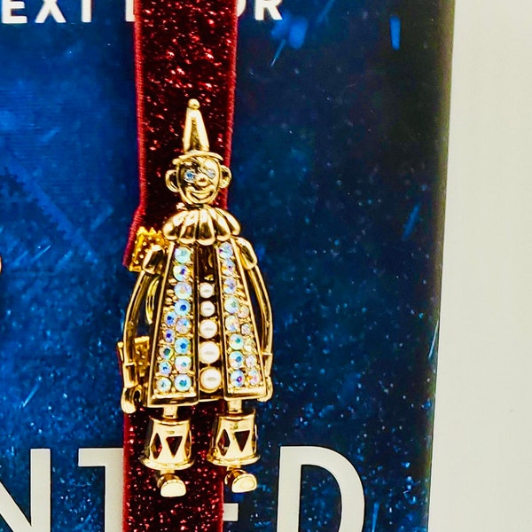 Legs Bookmark - Etsy