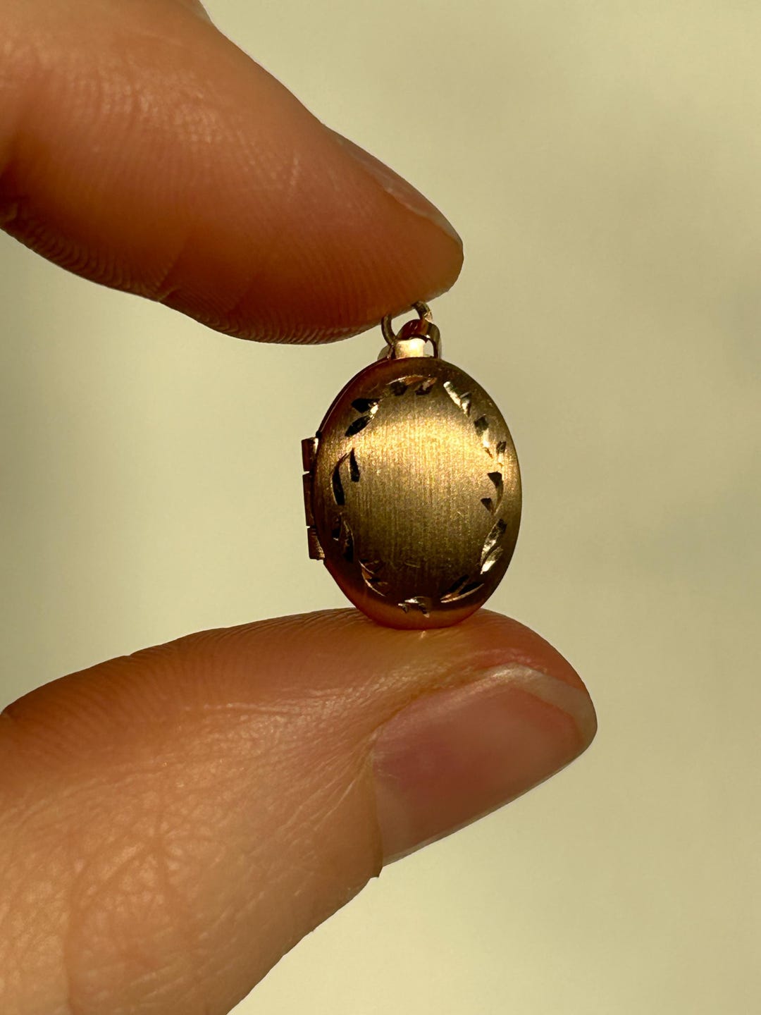 Vintage 10k Gold Locket / Small Locket / Oval Locket / Solid Gold ...