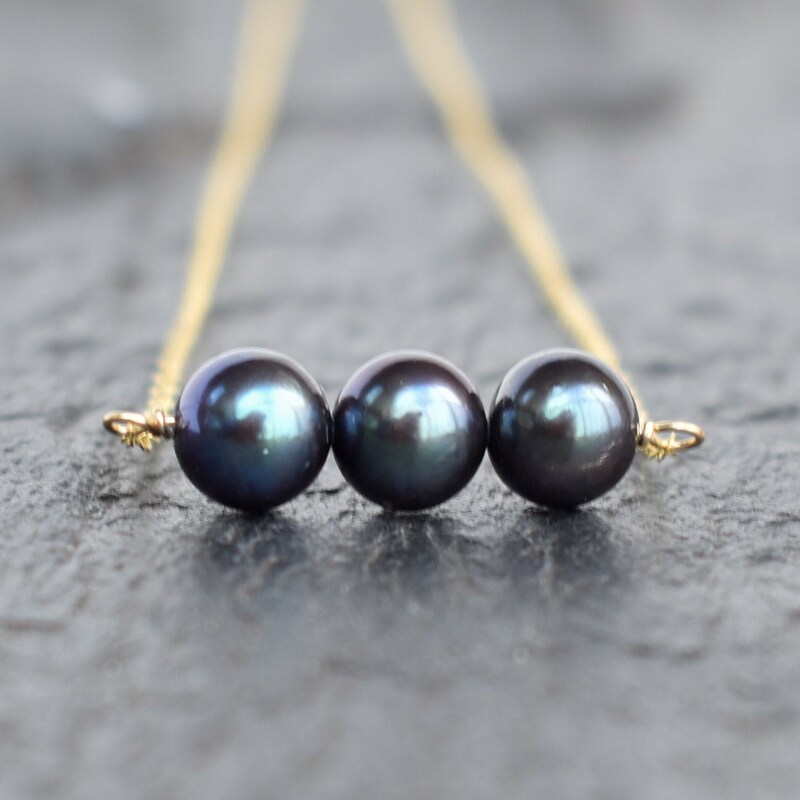 Three Pearl Necklace - Etsy
