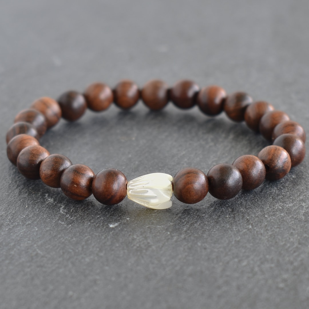 Single Medium Mother of Pearl Pikake With Rosewood Bead Bracelet ...