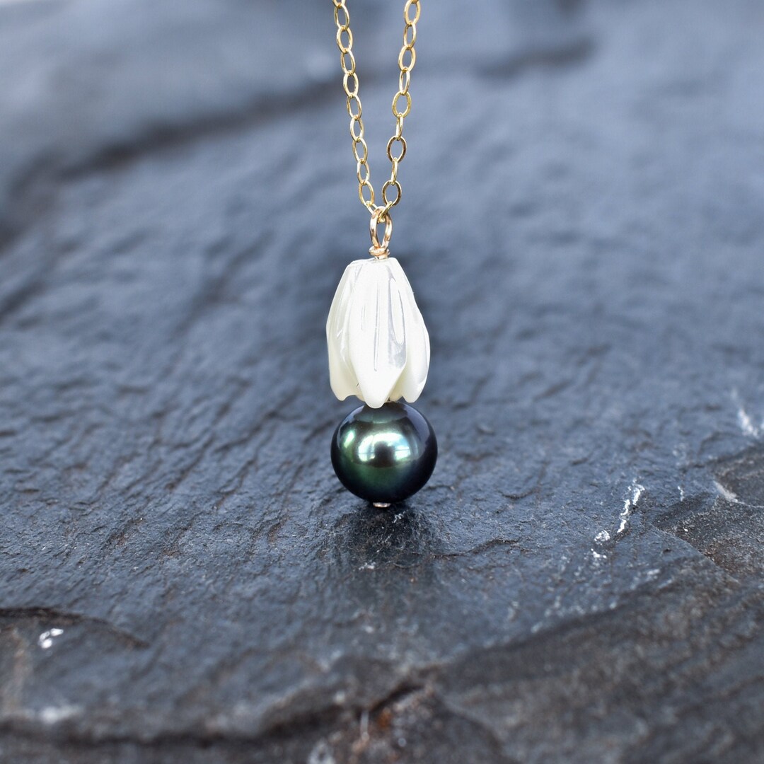 Pikake Single Cluster With Pearl, Mother of Pearl Pikake Bead ...