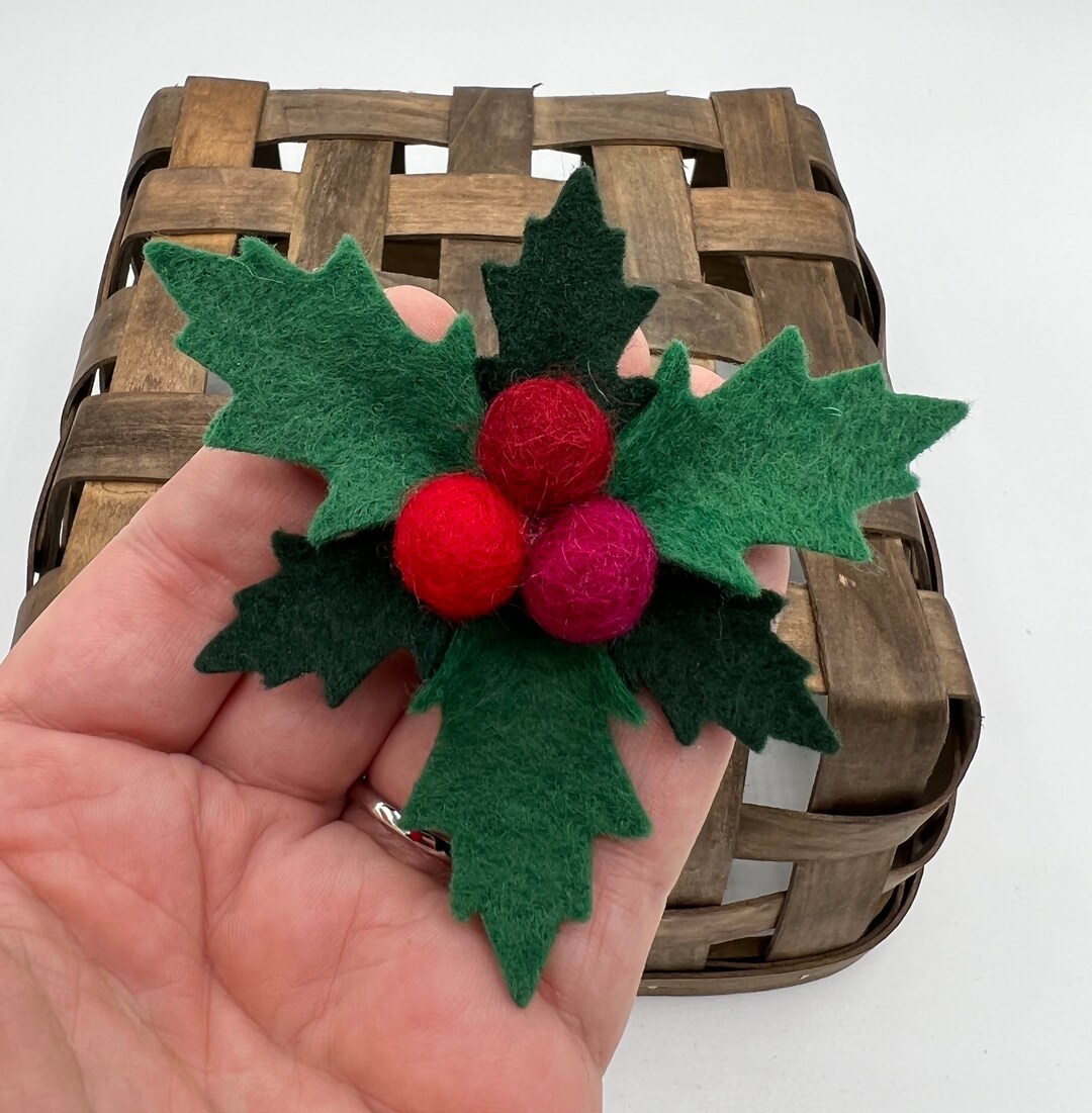 Felt Holly Brooch/pin, Felt Holly Lapel Pin, Felt Holly Button, Holly ...