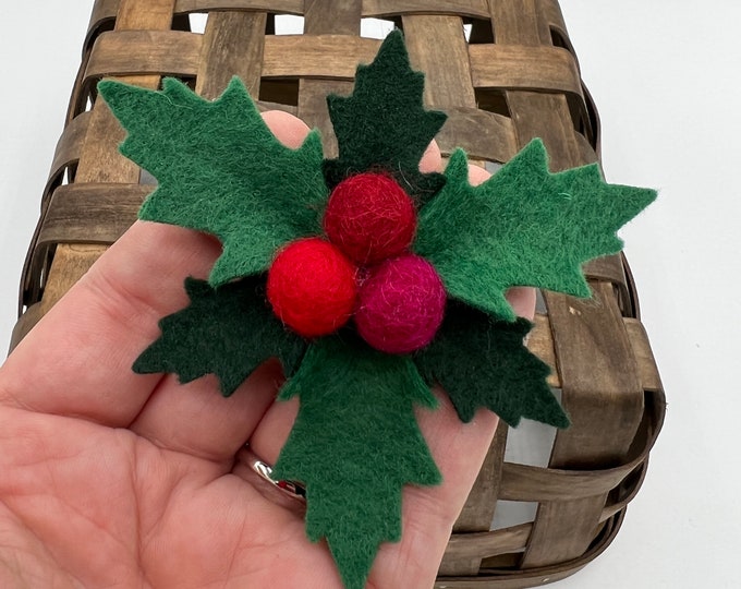 Felt Holly Brooch/pin, Felt Holly Lapel Pin, Felt Holly Button, Holly ...
