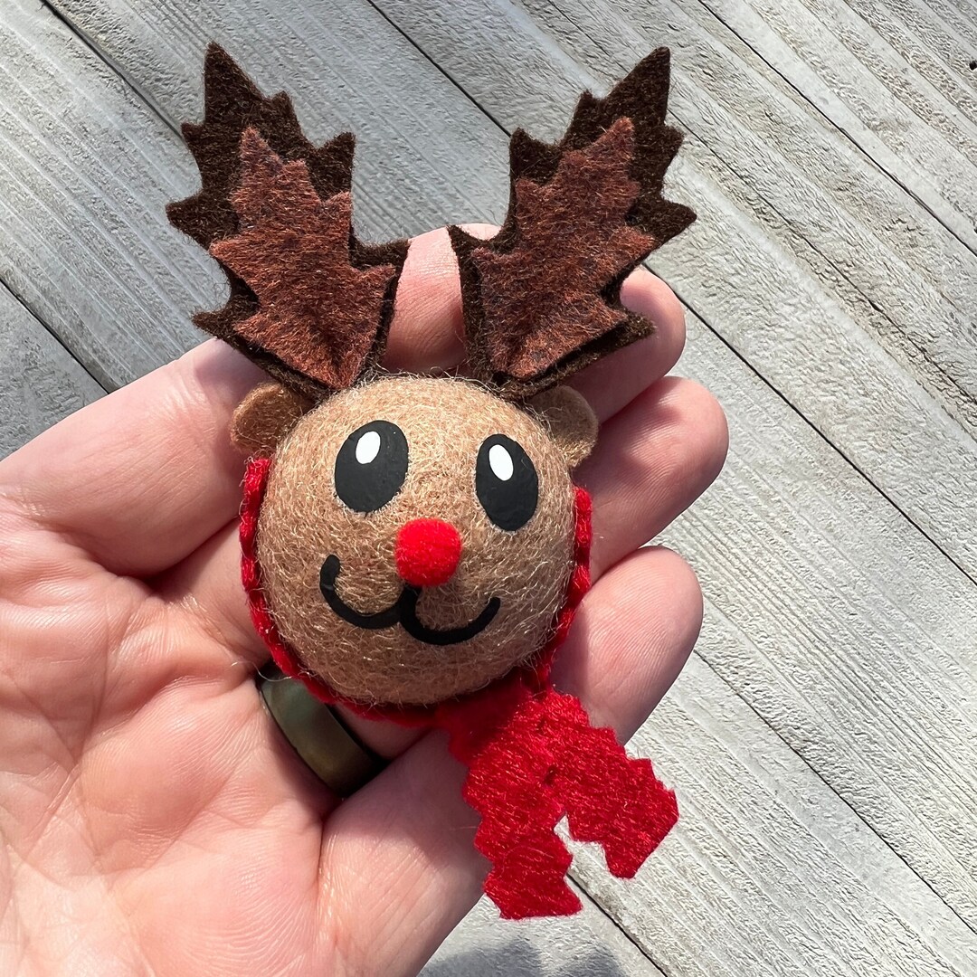 READY TO SHIP Reindeer Brooch/pin Felt Reindeer Lapel Pin - Etsy