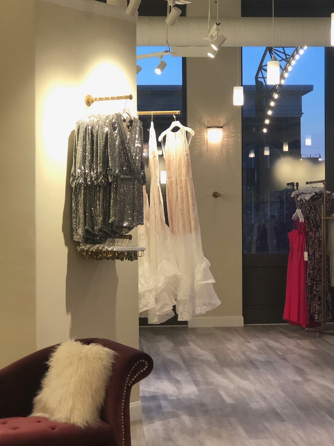 3/4 GOLD or Black Faceout Wall mounted Retail clothes hanging rod ...