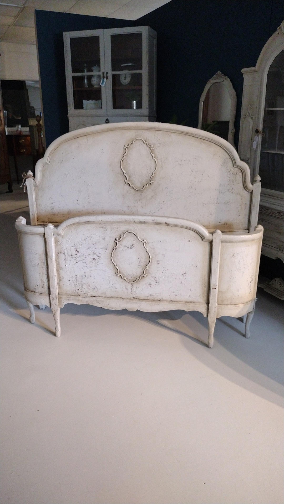 Antique Full Bed Old World Style, Refinished Painted Furniture, Solid ...