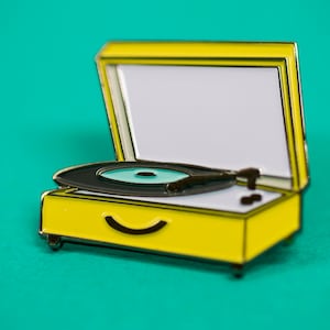 Record Player Enamel Pin - Etsy