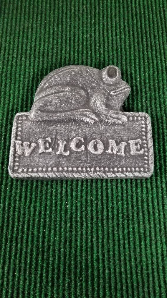 Welcome Frog Plaque | Etsy