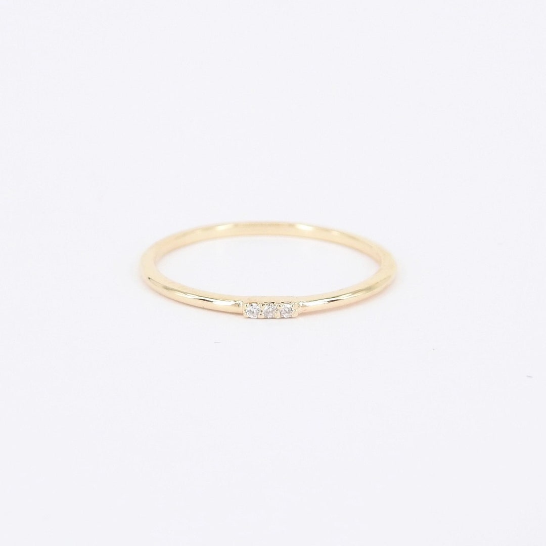 Small Natural Dainty Diamond Ring Minimalist Thin Wedding Band - Etsy