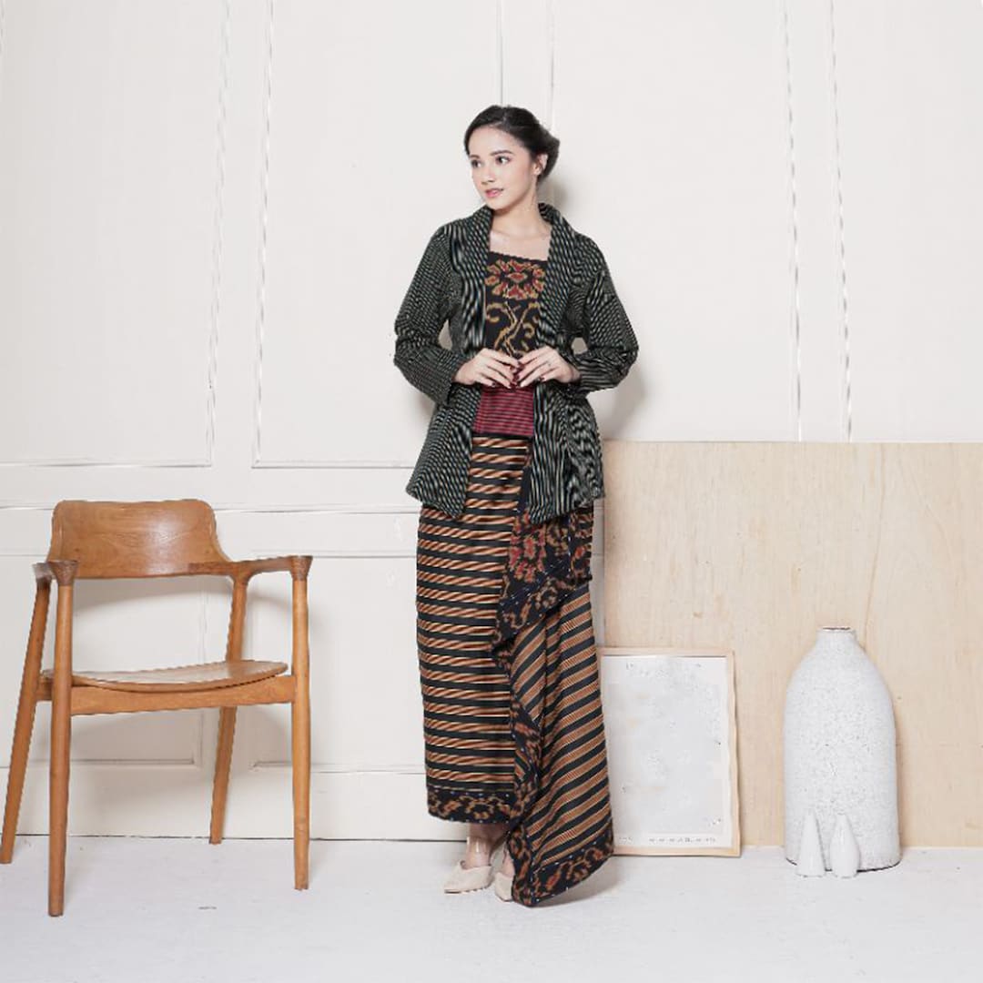 Ethnic Lurik Kebaya and Skirt Set for Special Occasions,women Dress ...