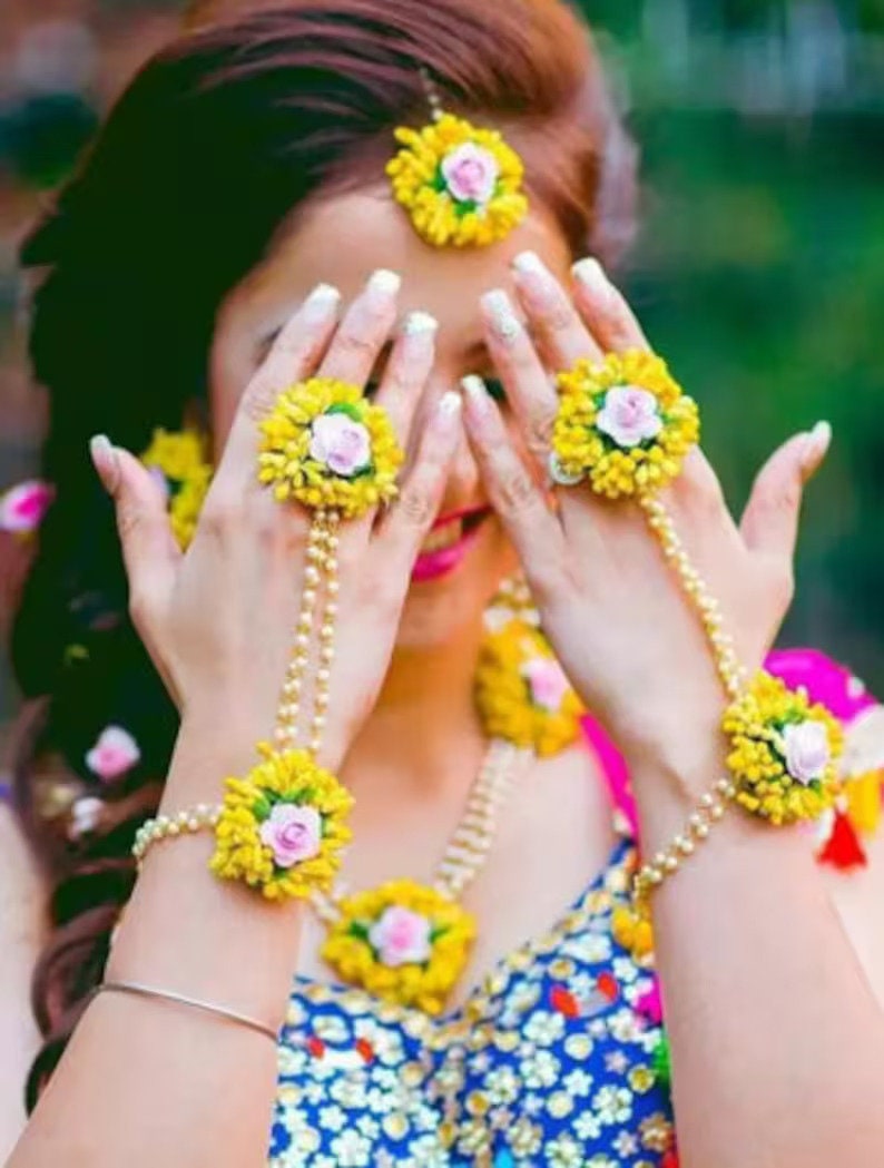 Pink and Yellow Color Bridal Floral Jewlery Set for Haldi Mehandi ...