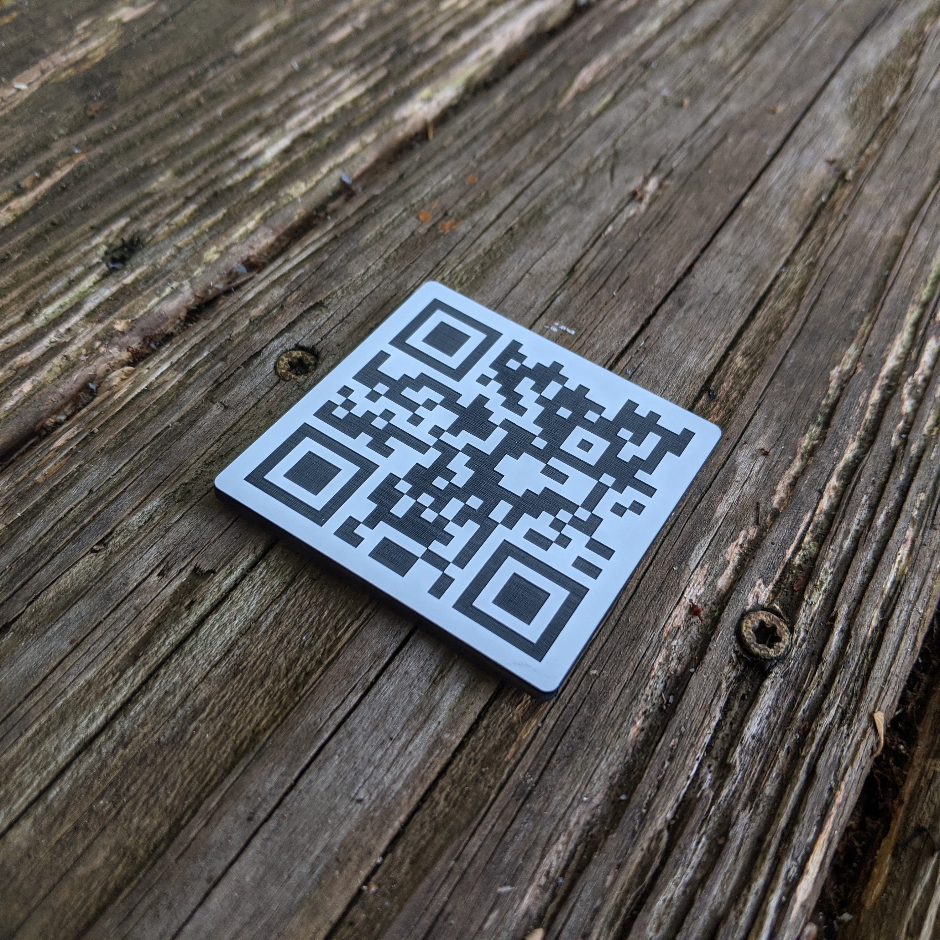 Codice Mini QR personalizzato in acrilico bianco Guerrilla | Etsy