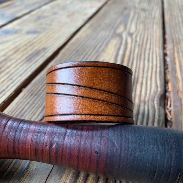 Hand Tooled Leather Card Wallet With Bass - Etsy