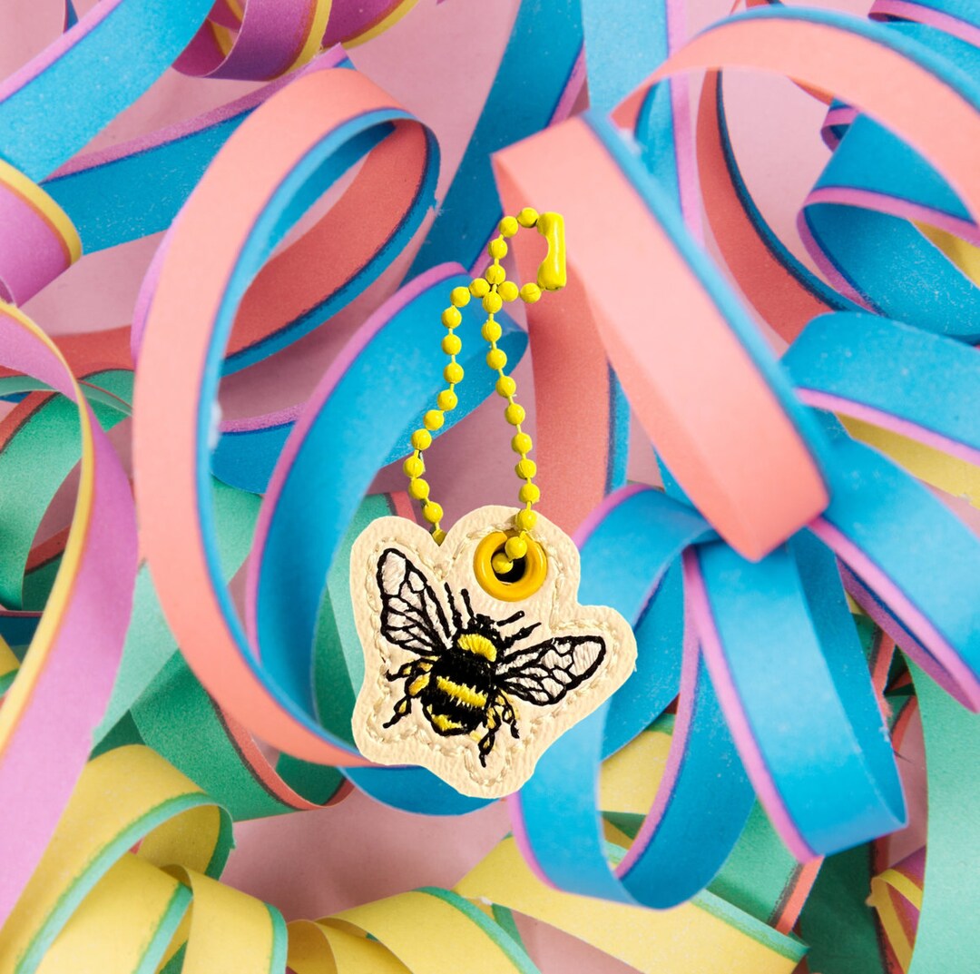 Honey Bee Key Fob Honey Bee Key Tag Honey Bee Bag Tag - Etsy
