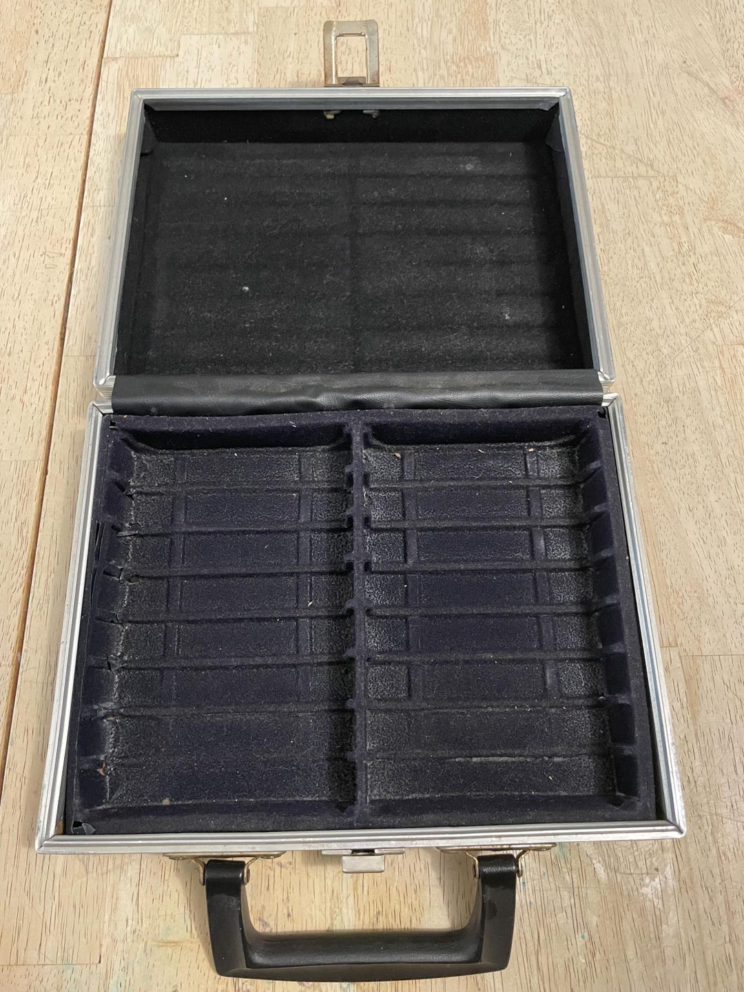 Savoy Cassette Tape Carrying Case Briefcase Holds 16 Black Faux Leather ...