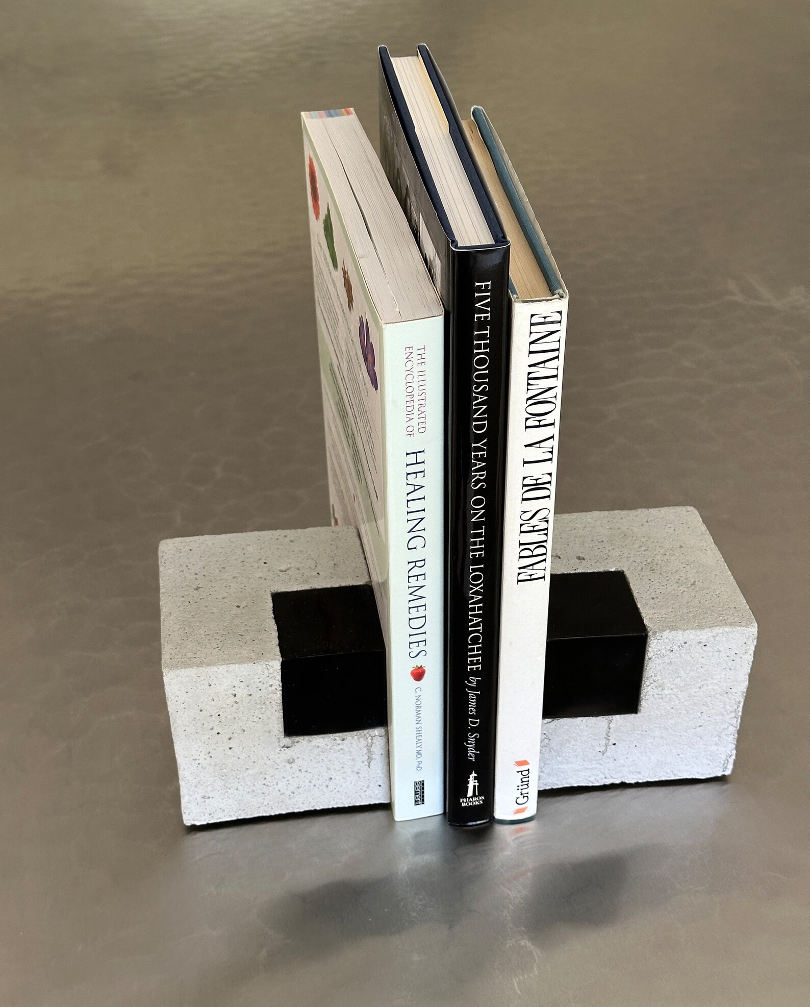 Black Resin Extra Heavy Duty Concrete Bookends Large Bookends Solid ...