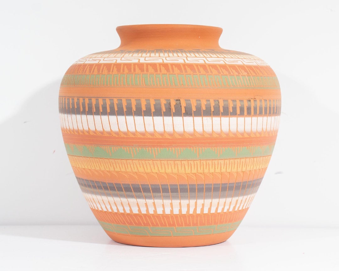 Laura Bahe Signed Navajo Native American Vessel - Etsy