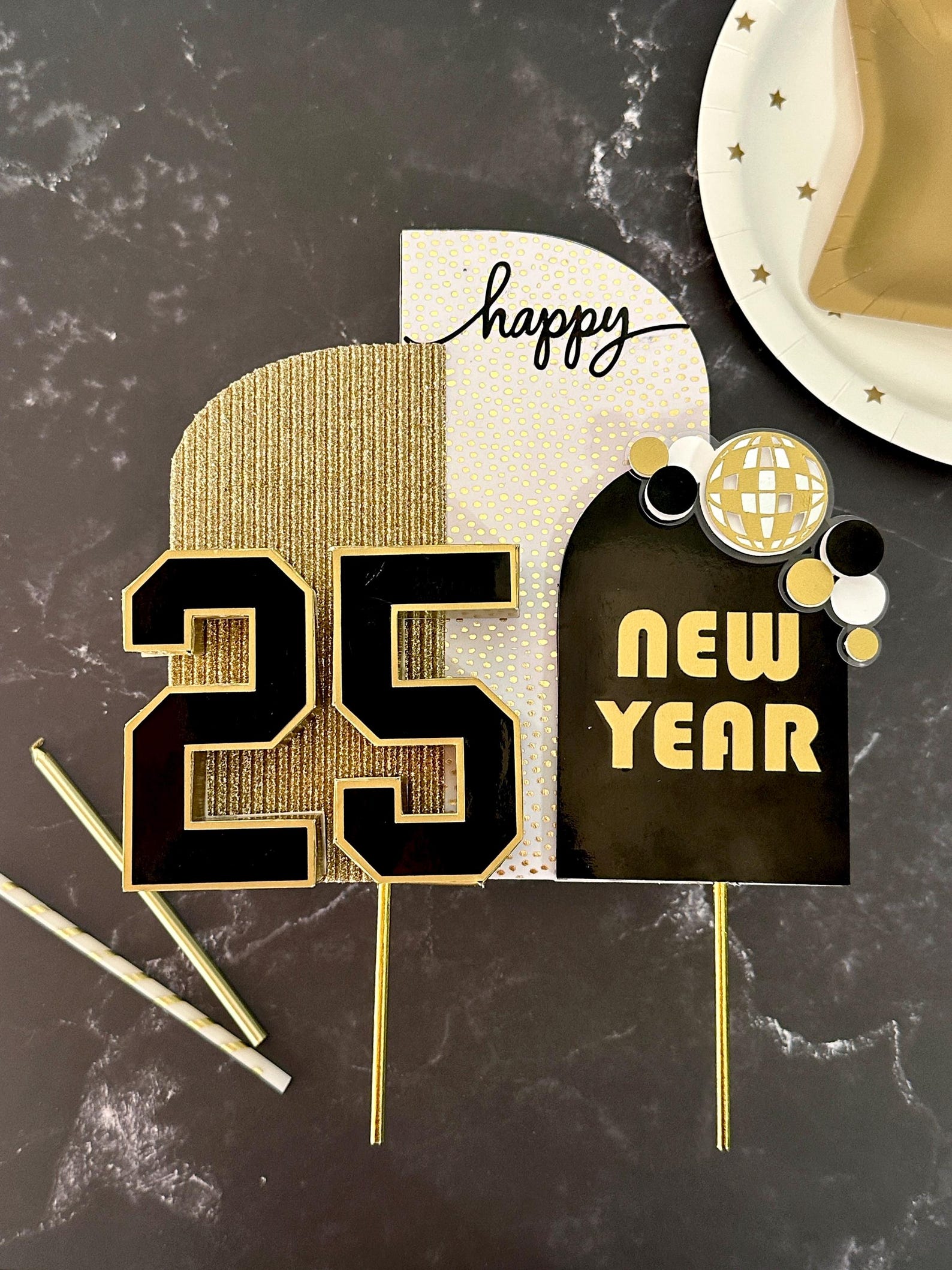 Elegant Black and Gold New Year’s Eve 2025 Cake Topper – Festive Party ...