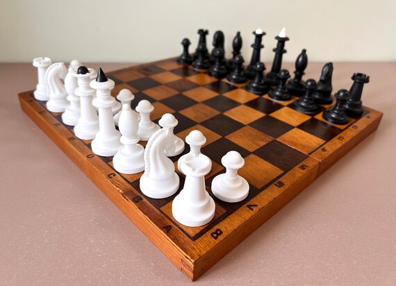 USSR Ukrainian Chess Set Vintage Chess Set Wooden Board & Like - Etsy