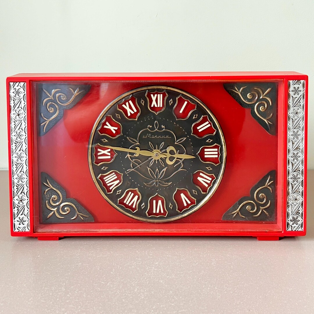 Soviet 1970s Mechanical Table Clock Molniya USSR Desk Timepiece Red ...
