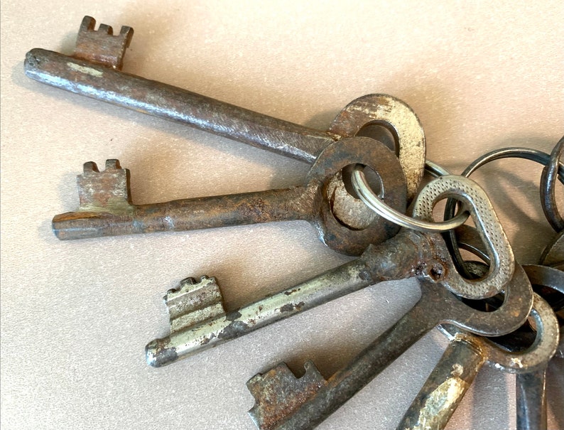 11 Antique Soviet Keys All Original Great for Crafts or - Etsy