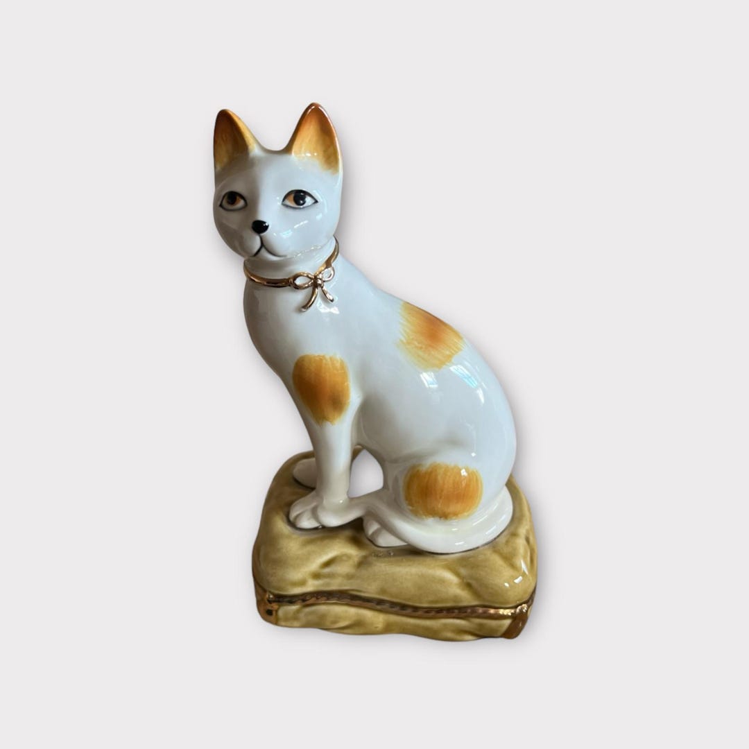 Cat Sitting on Pillow Figurine Andrea by Sadek Ceramic Cat Ornament ...