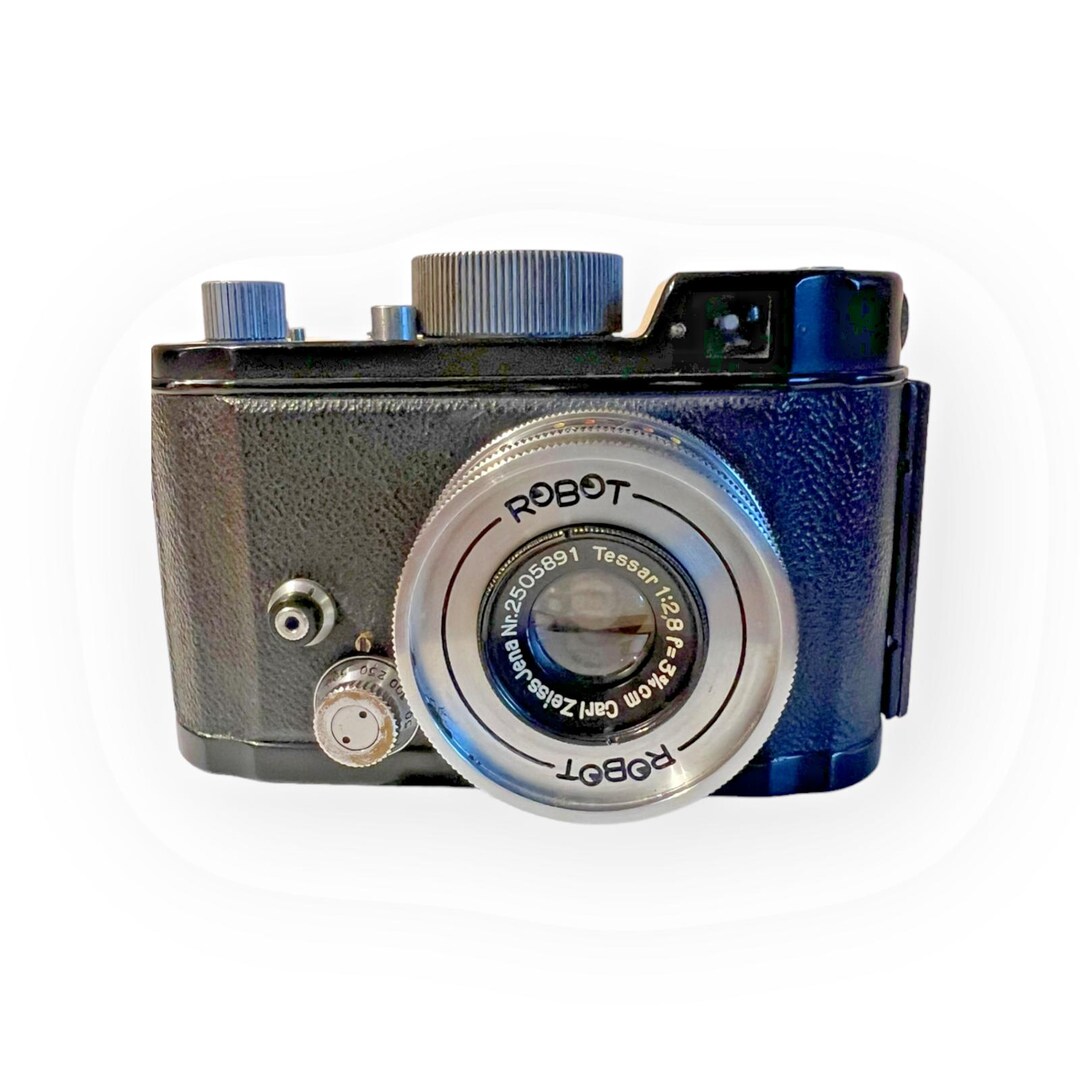 Vintage Robot II Camera With Tessar 3 3/4cm F/2.8 Carl Zeiss Jena Lens ...